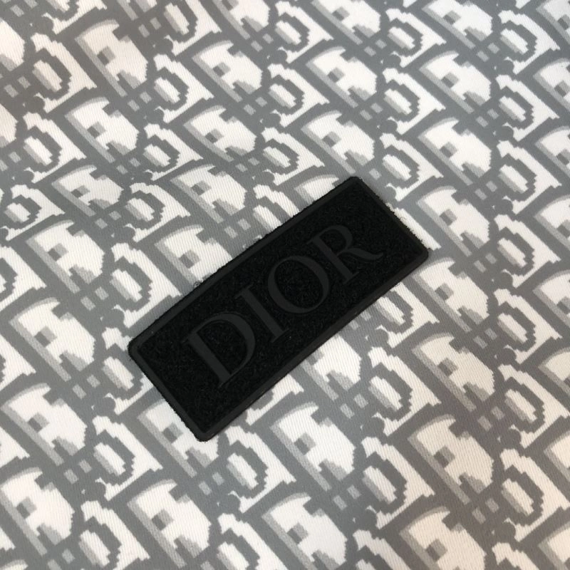 Indistinguishable Christian Dior Outwear