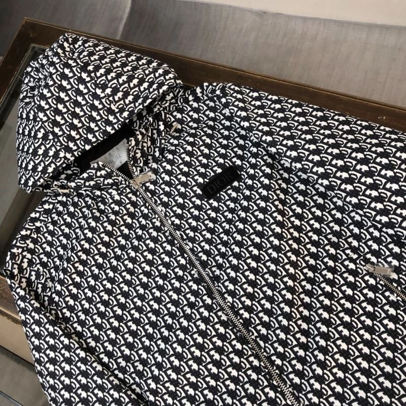 Indistinguishable Christian Dior Outwear