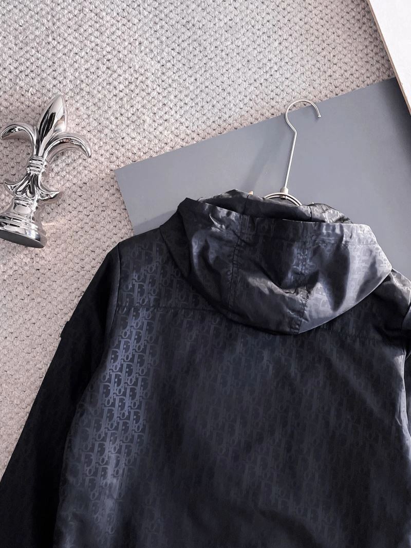 Indistinguishable Christian Dior Outwear