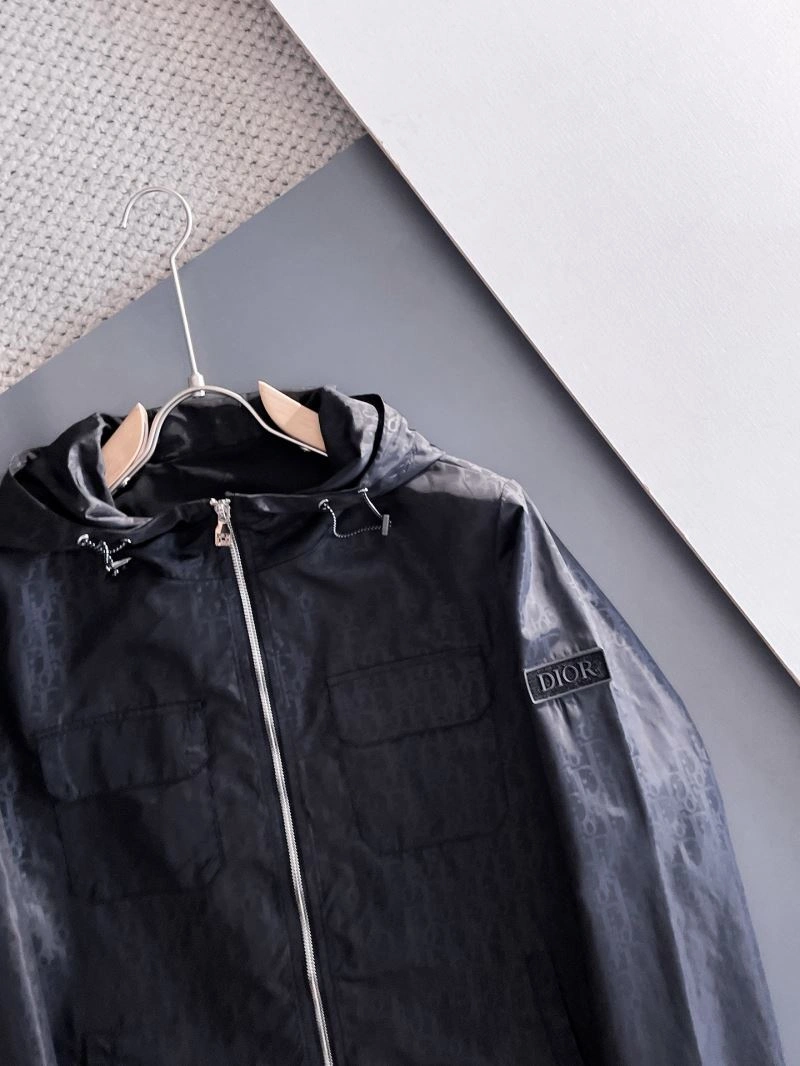 Indistinguishable Christian Dior Outwear