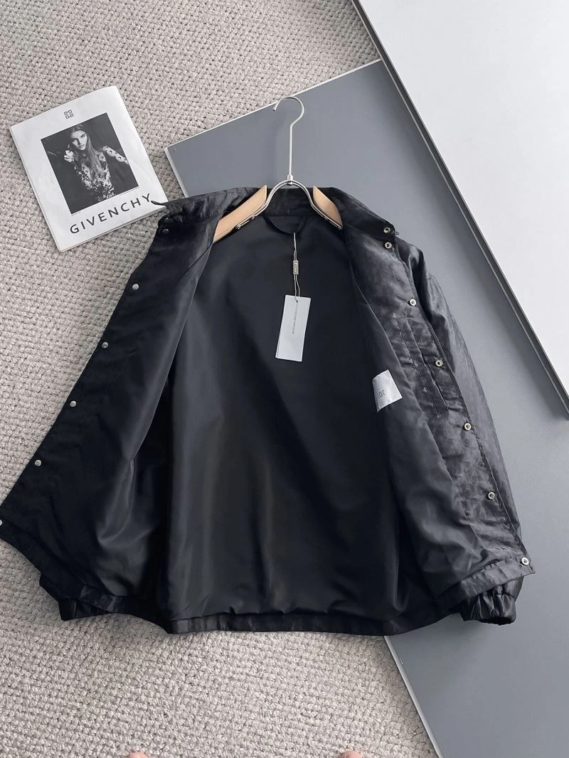 Accurate model Christian Dior Outwear