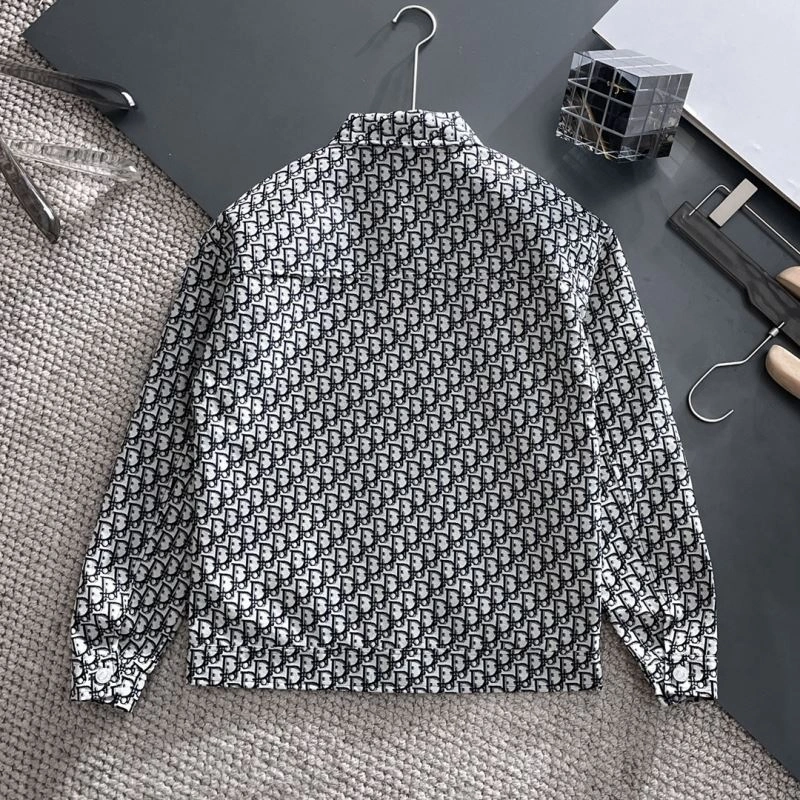 Accurate model Christian Dior Outwear