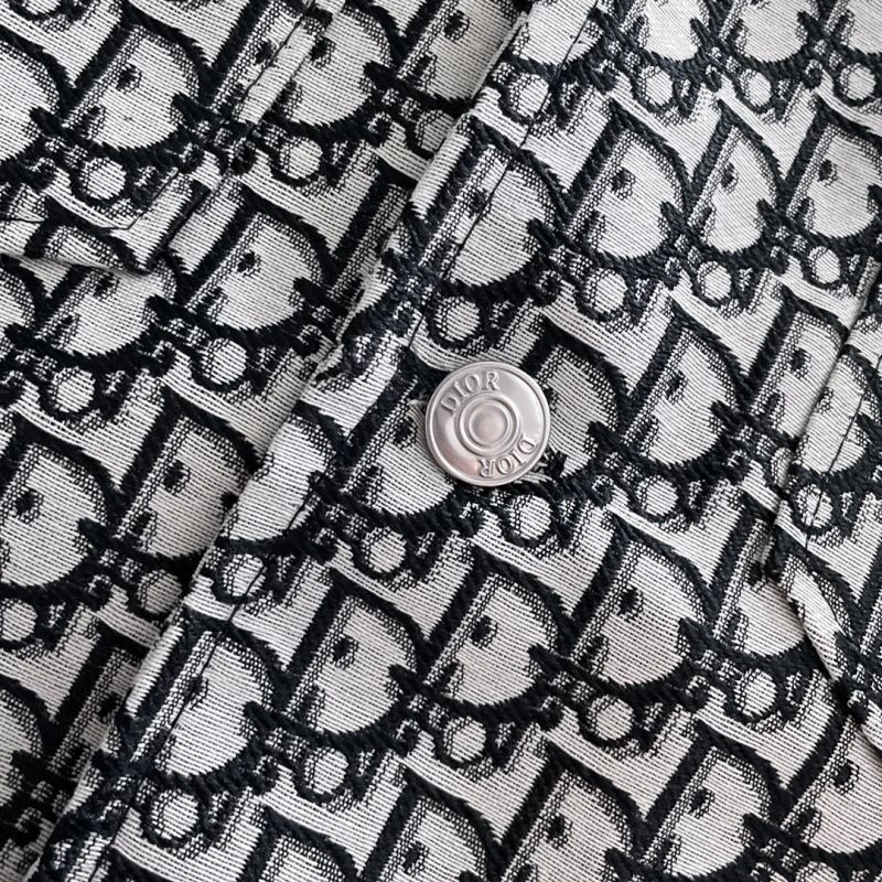 Accurate model Christian Dior Outwear