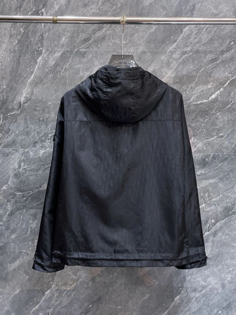 Accurate model Christian Dior Outwear