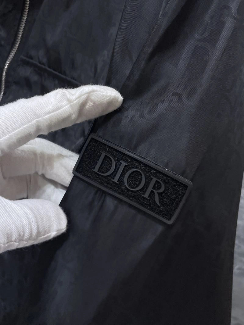Accurate model Christian Dior Outwear