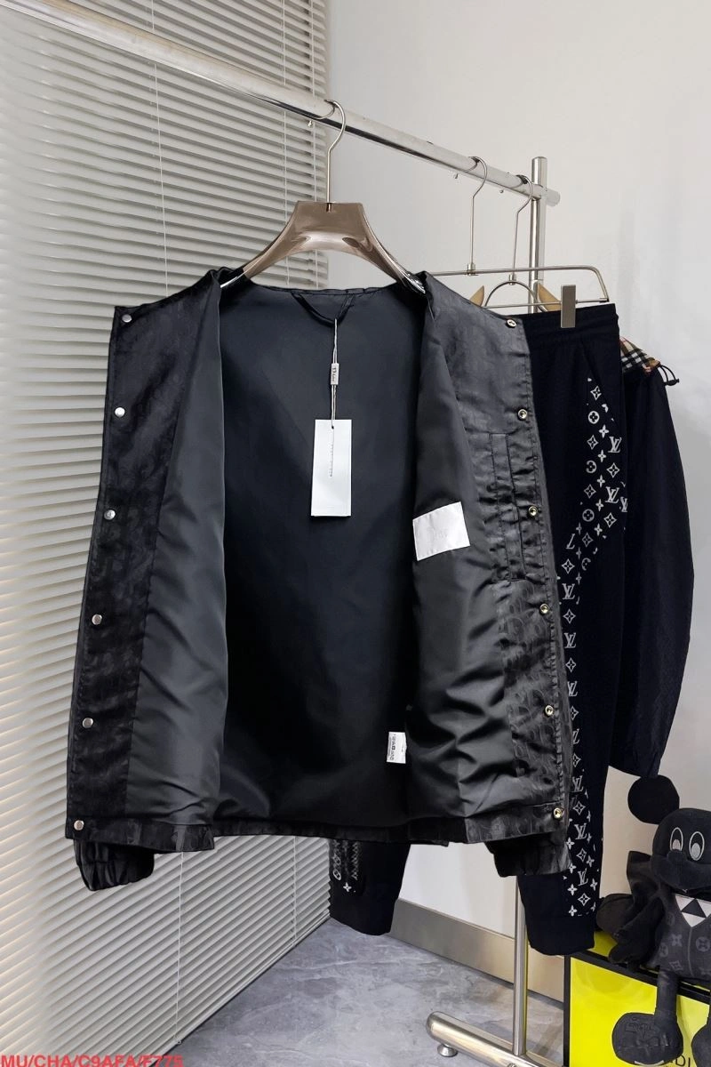 Indistinguishable Christian Dior Outwear