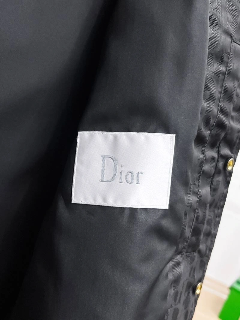 Indistinguishable Christian Dior Outwear