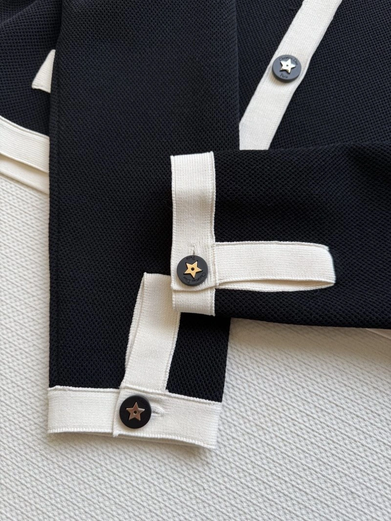 Top mirror Christian Dior Outwear