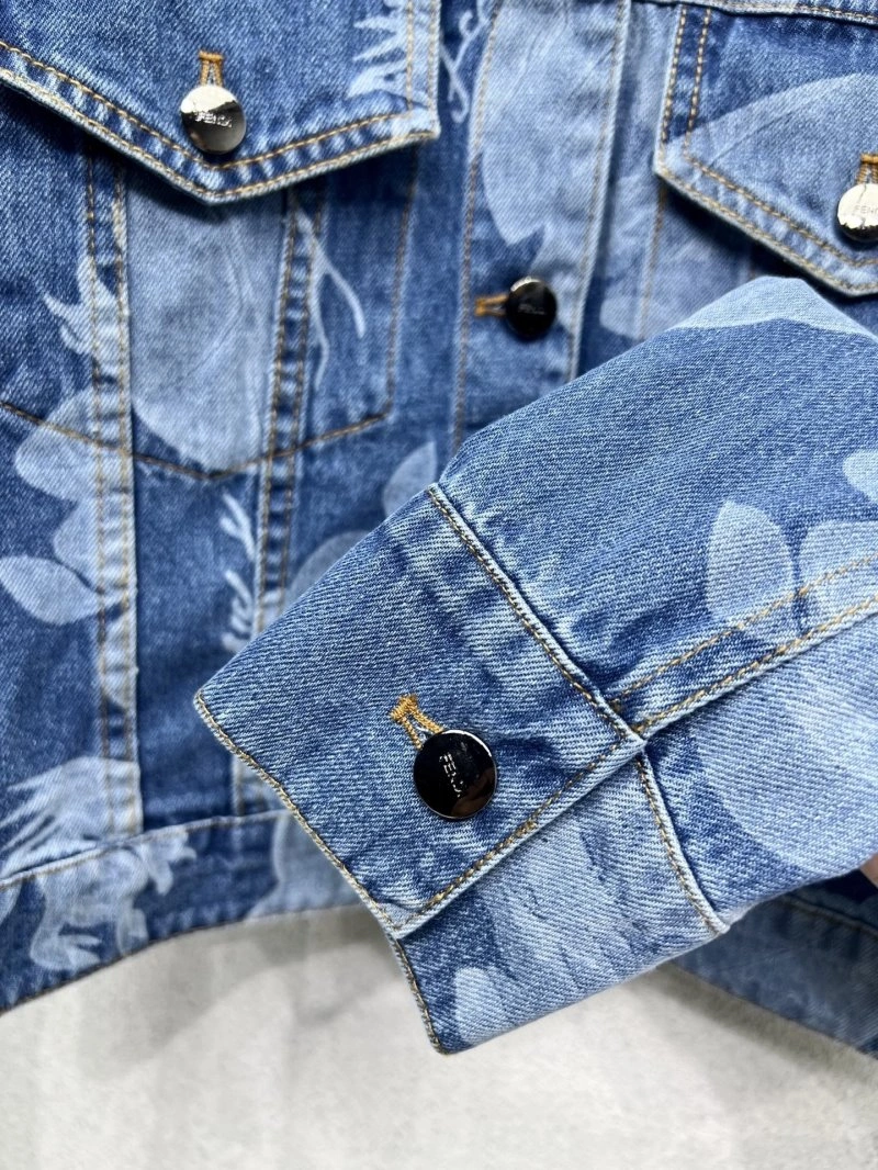 Indistinguishable Christian Dior Outwear