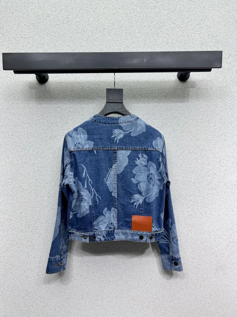 Indistinguishable Christian Dior Outwear