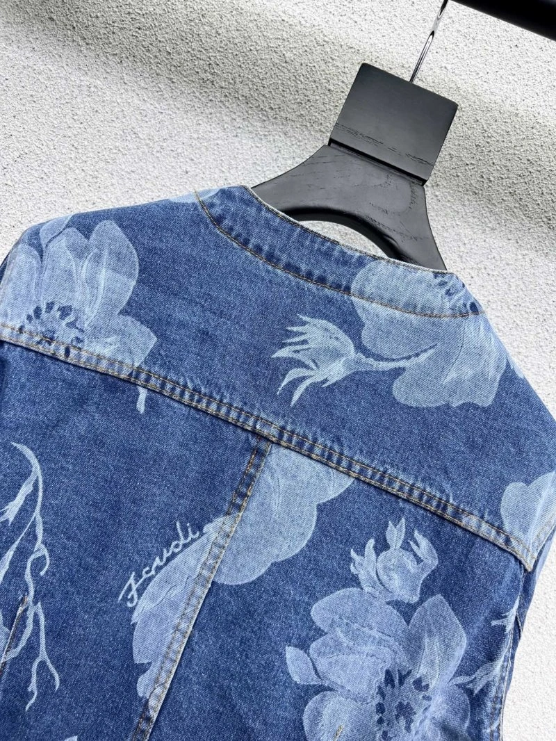 Indistinguishable Christian Dior Outwear