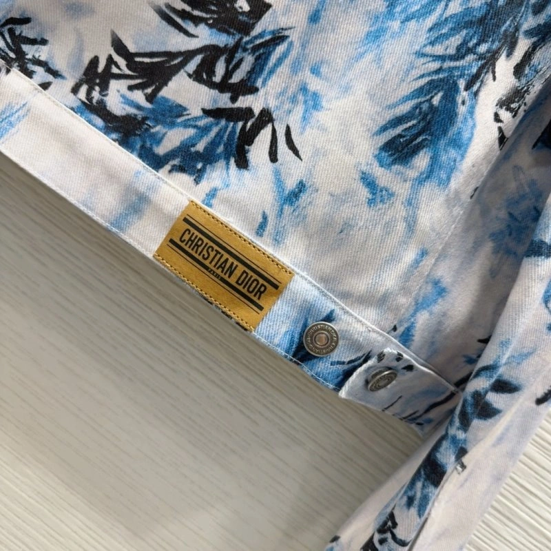 Accurate model Christian Dior Outwear