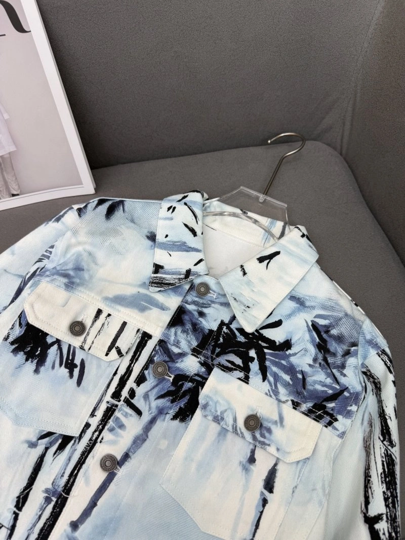 Accurate model Christian Dior Outwear