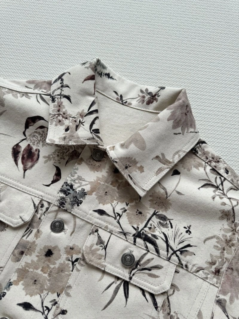Indistinguishable Christian Dior Outwear