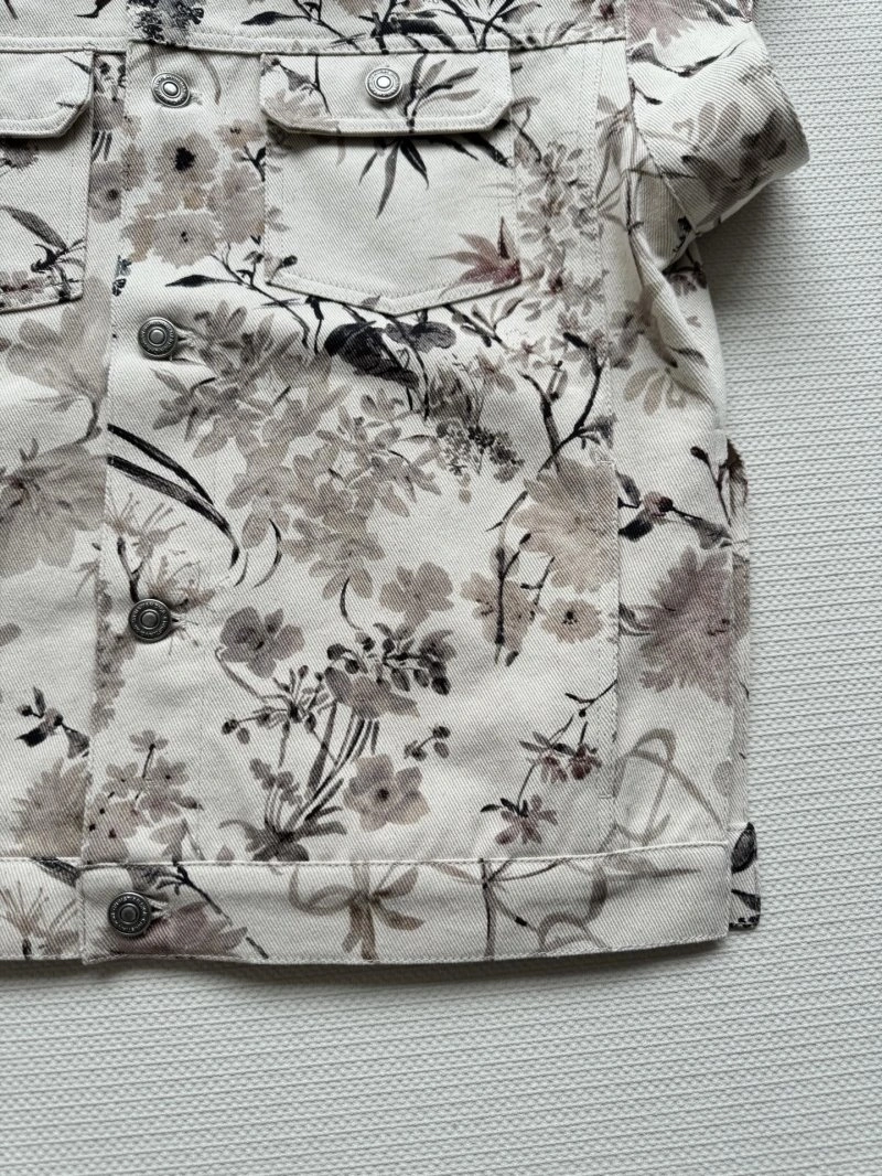Indistinguishable Christian Dior Outwear