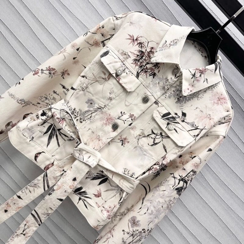 Indistinguishable Christian Dior Outwear