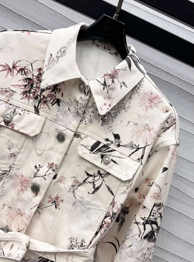 Indistinguishable Christian Dior Outwear
