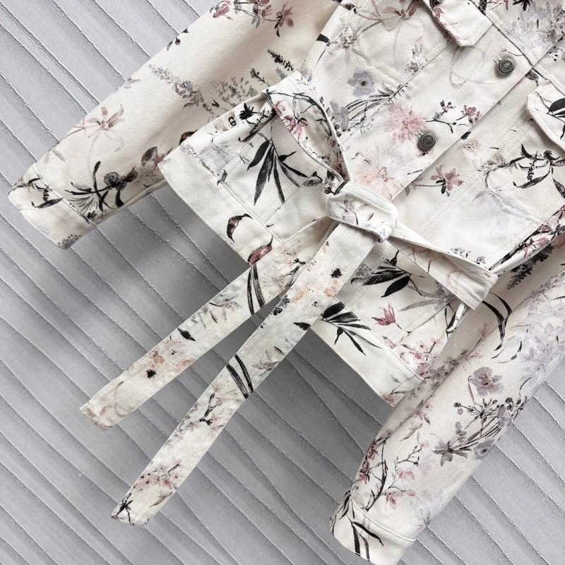 Indistinguishable Christian Dior Outwear
