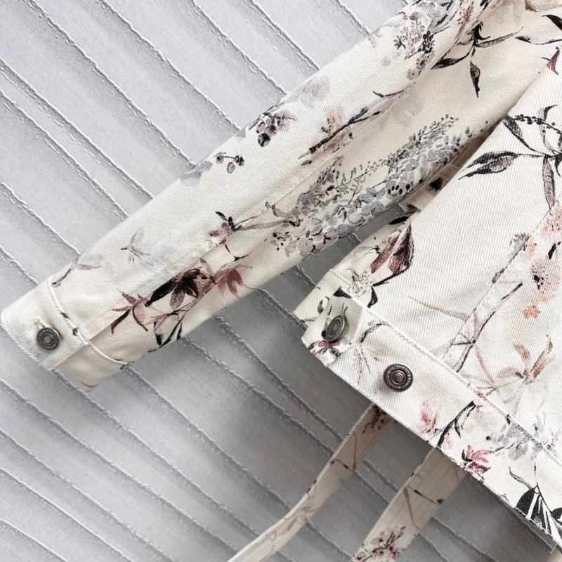 Indistinguishable Christian Dior Outwear
