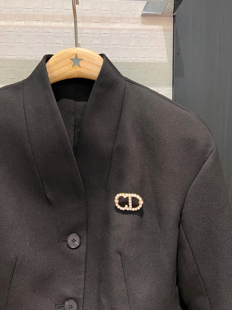 Indistinguishable Christian Dior Outwear