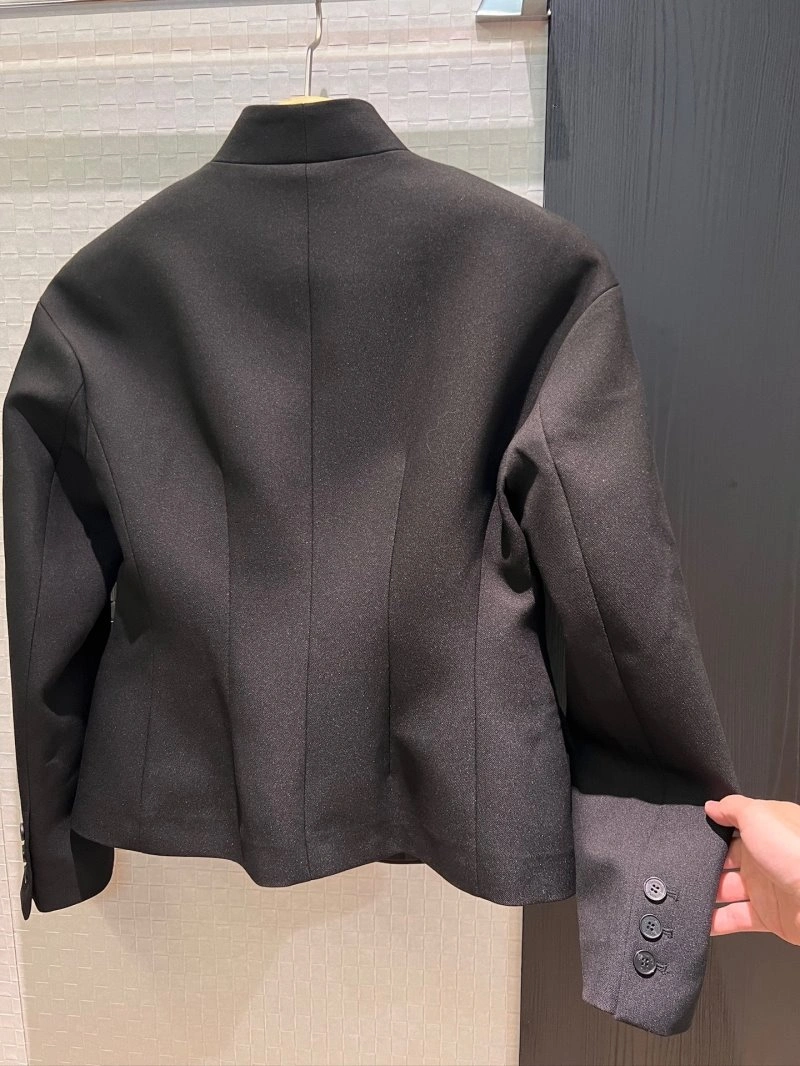 Indistinguishable Christian Dior Outwear