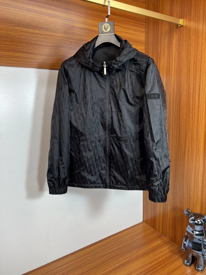 Accurate model Christian Dior Outwear