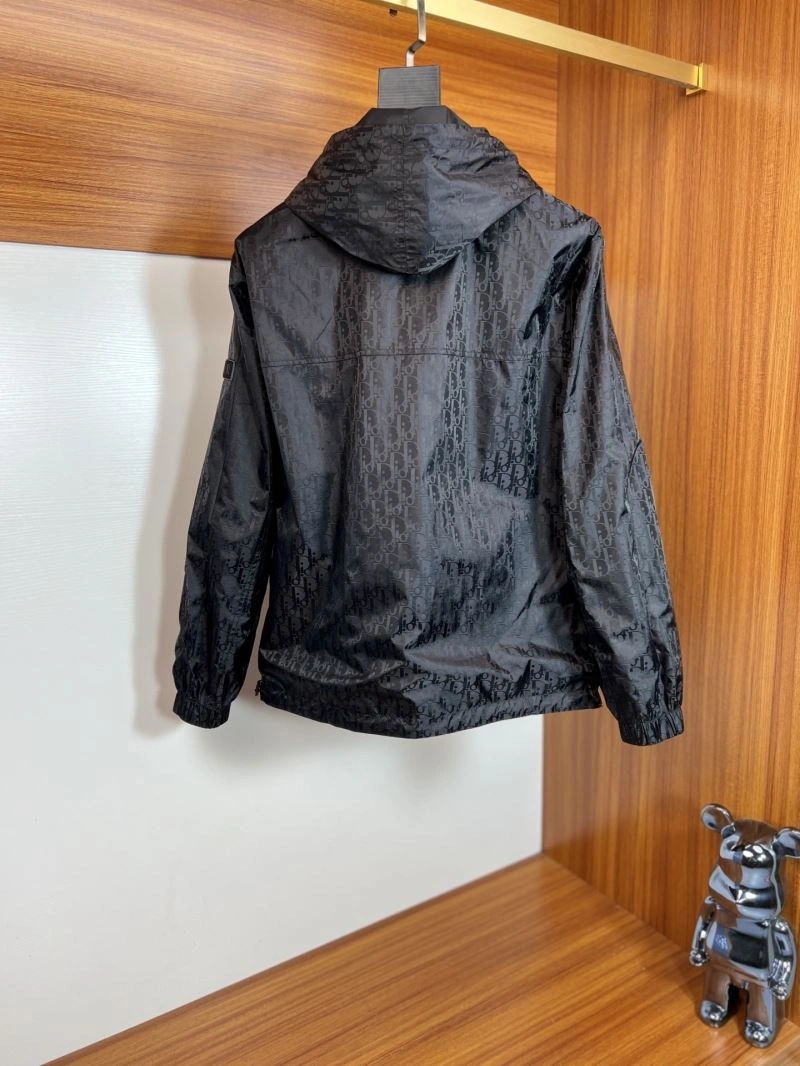 Accurate model Christian Dior Outwear