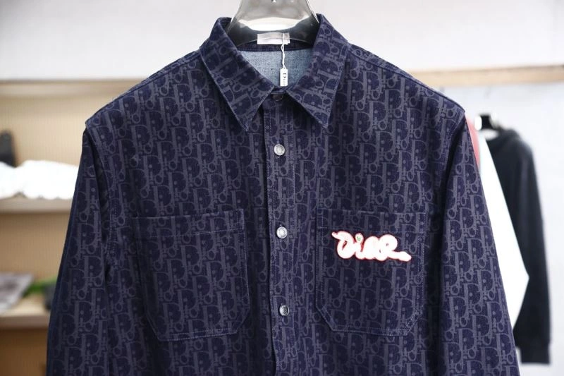 Accurate model Christian Dior Outwear
