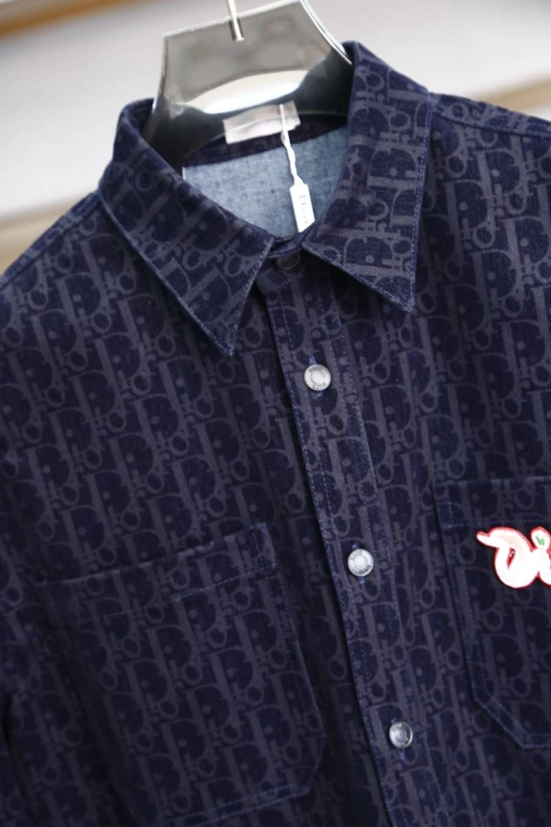 Accurate model Christian Dior Outwear
