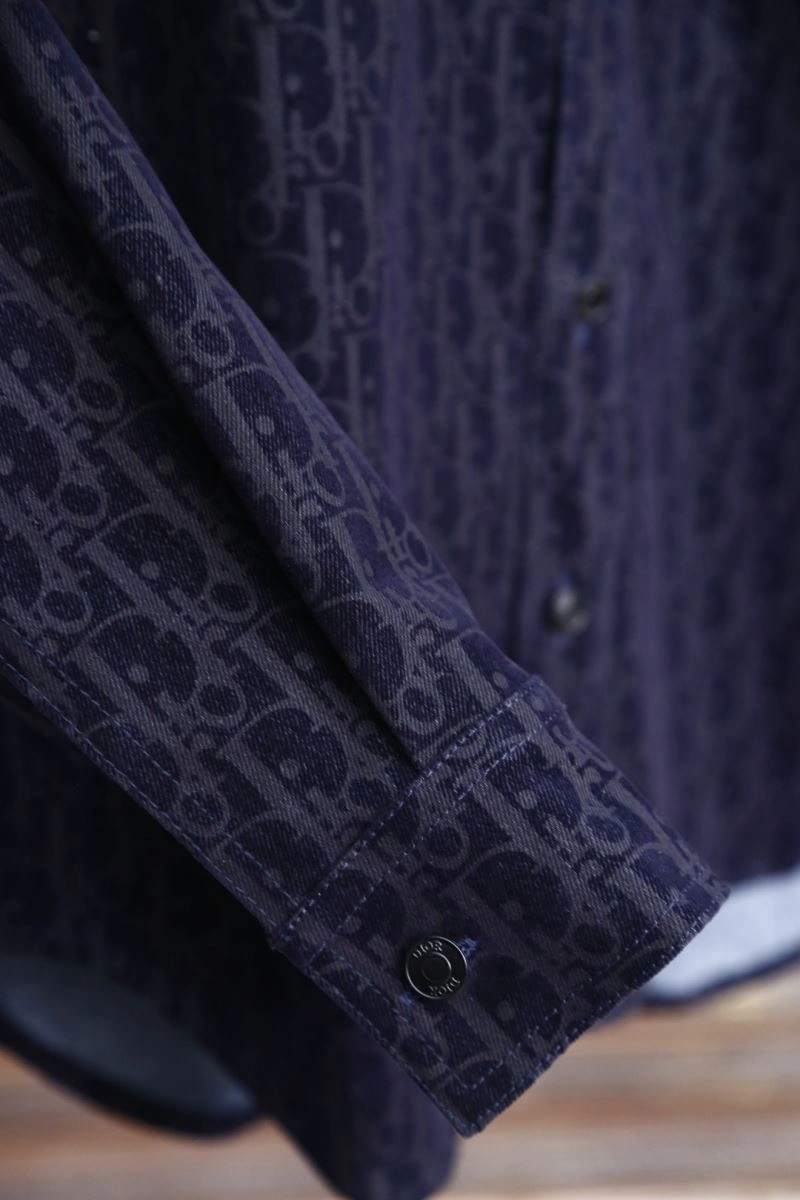 Accurate model Christian Dior Outwear