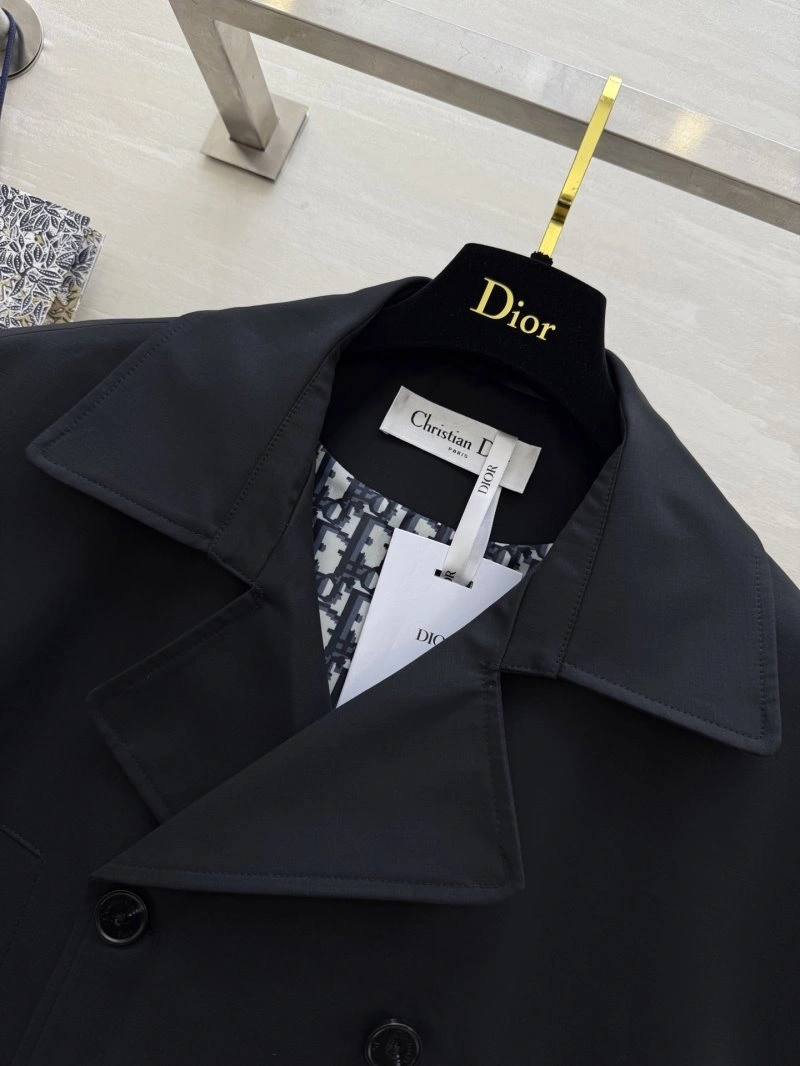 Indistinguishable Christian Dior Outwear