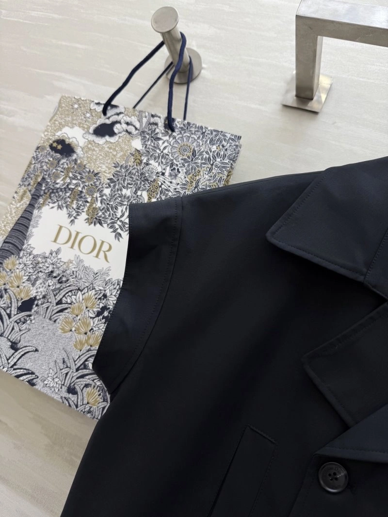 Indistinguishable Christian Dior Outwear