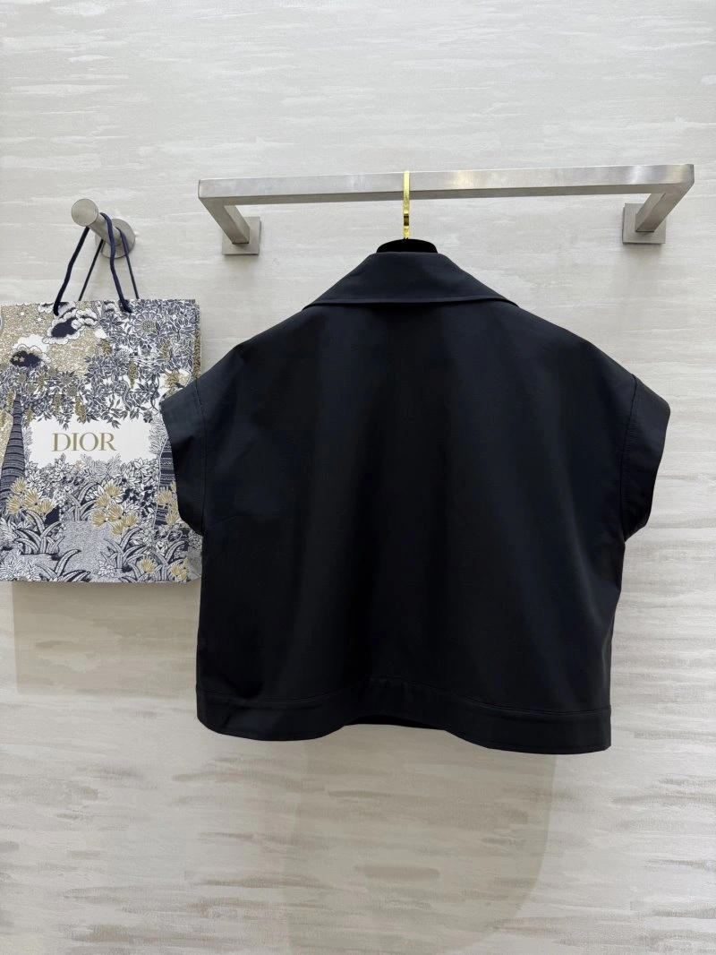 Indistinguishable Christian Dior Outwear