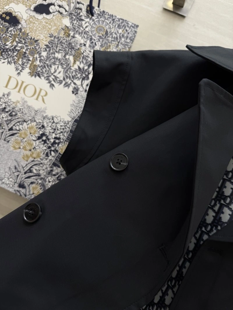 Indistinguishable Christian Dior Outwear