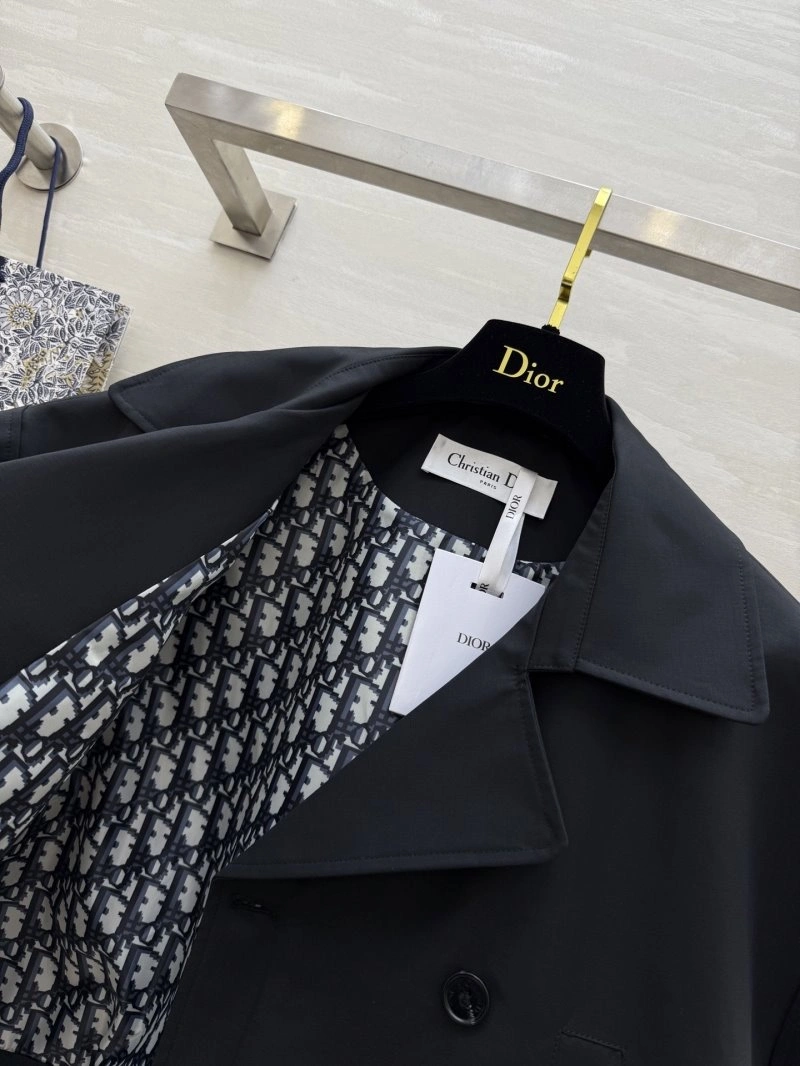 Indistinguishable Christian Dior Outwear