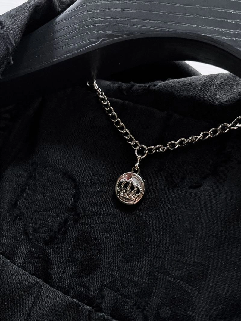 Accurate model Christian Dior Outwear