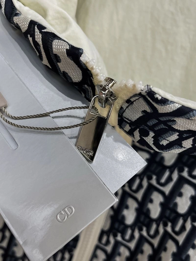 Low-cost Christian Dior Outwear