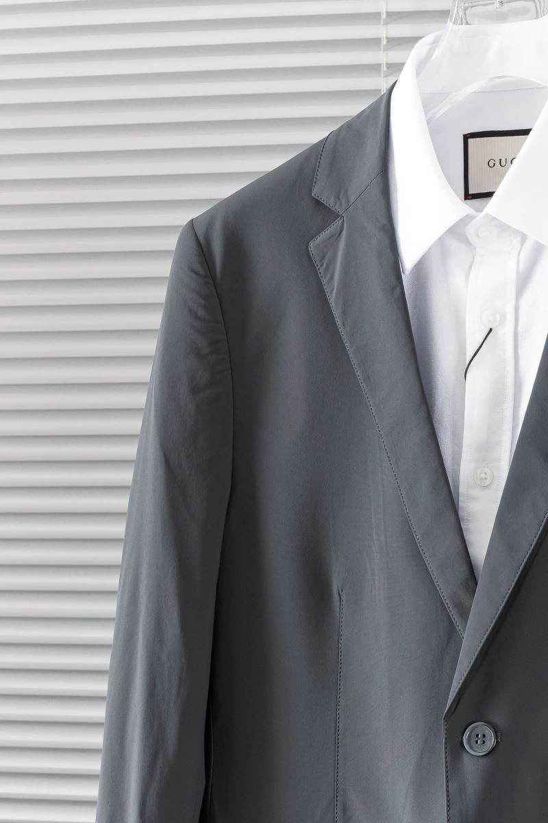Indistinguishable Christian Dior Outwear