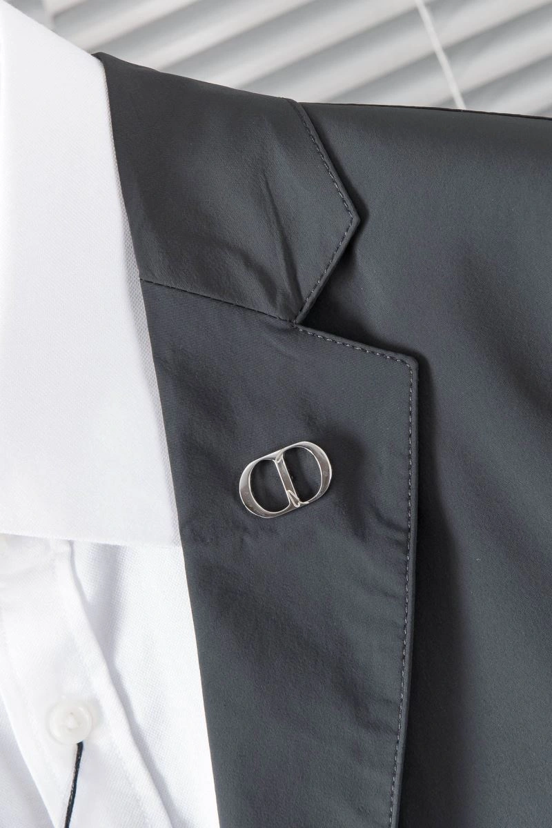 Indistinguishable Christian Dior Outwear