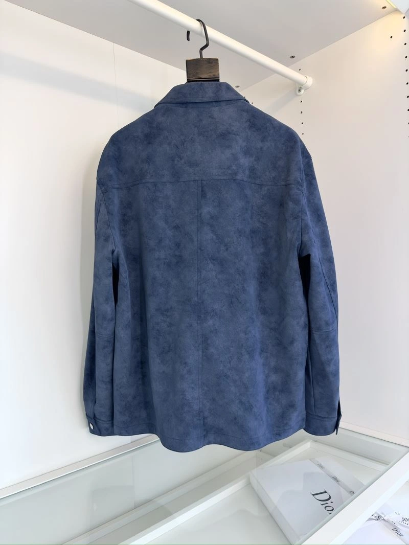 Accurate model Christian Dior Outwear