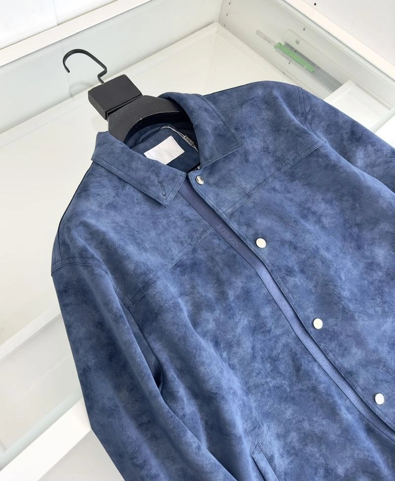 Accurate model Christian Dior Outwear