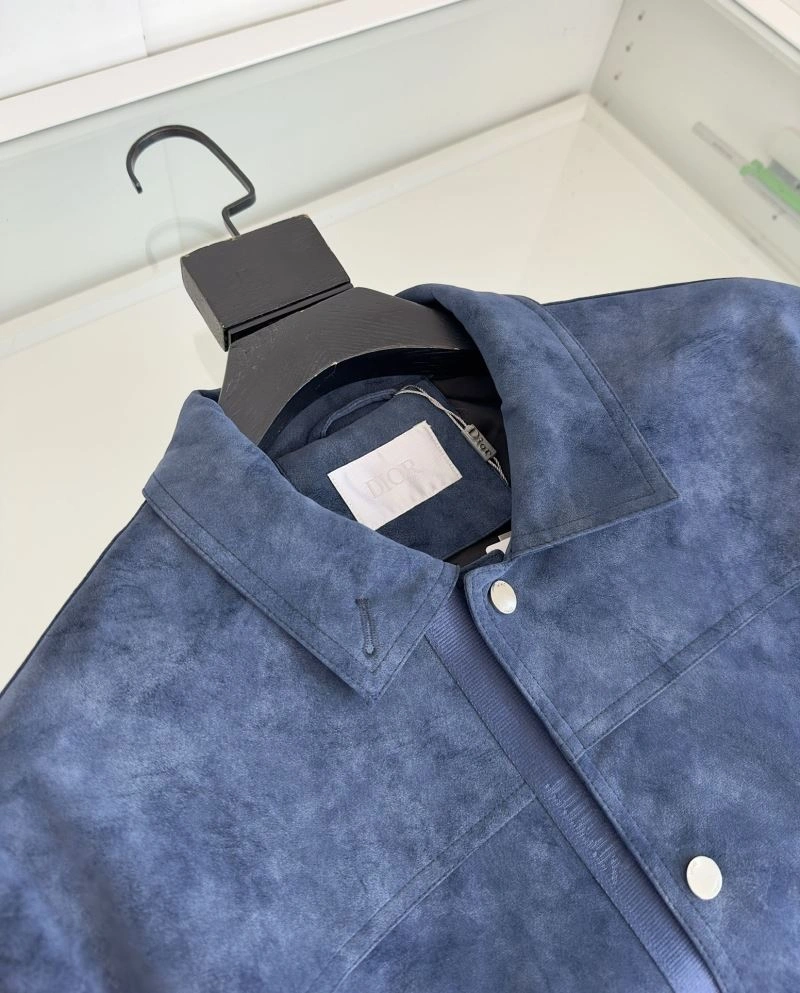 Accurate model Christian Dior Outwear