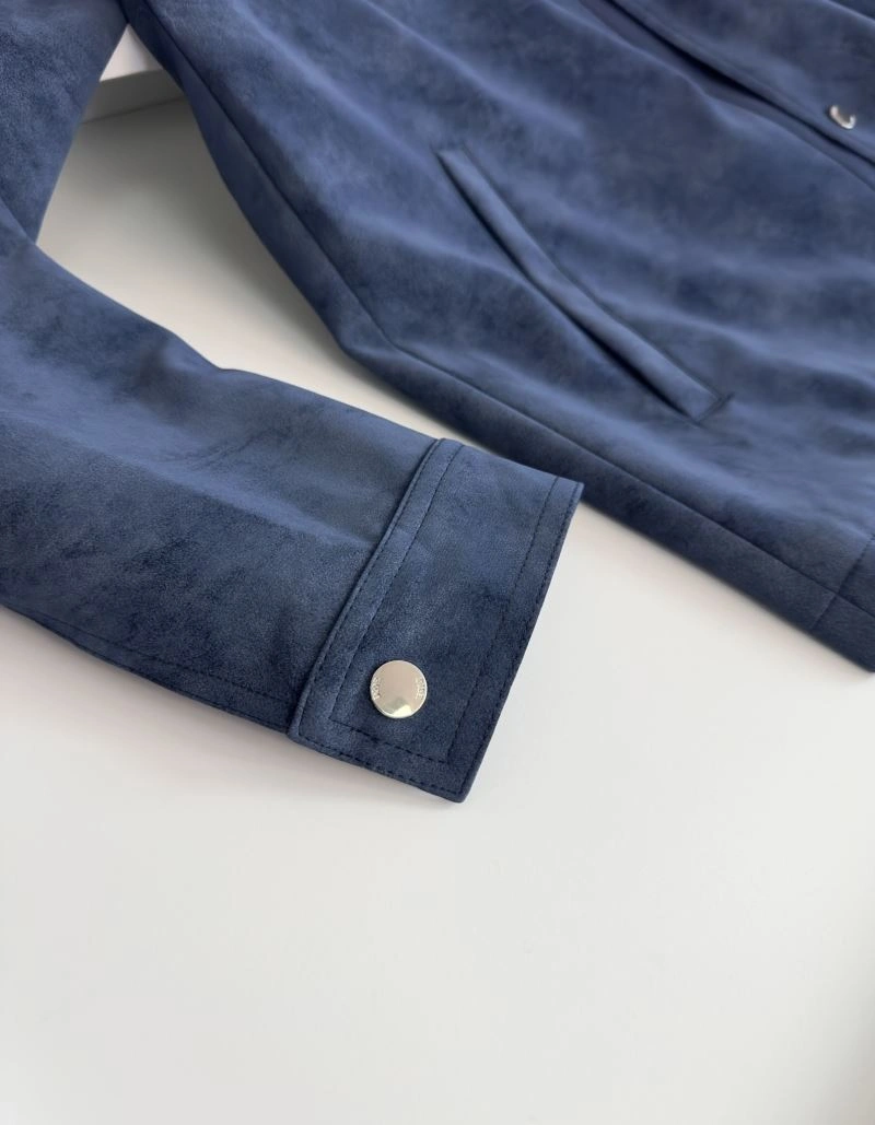 Accurate model Christian Dior Outwear