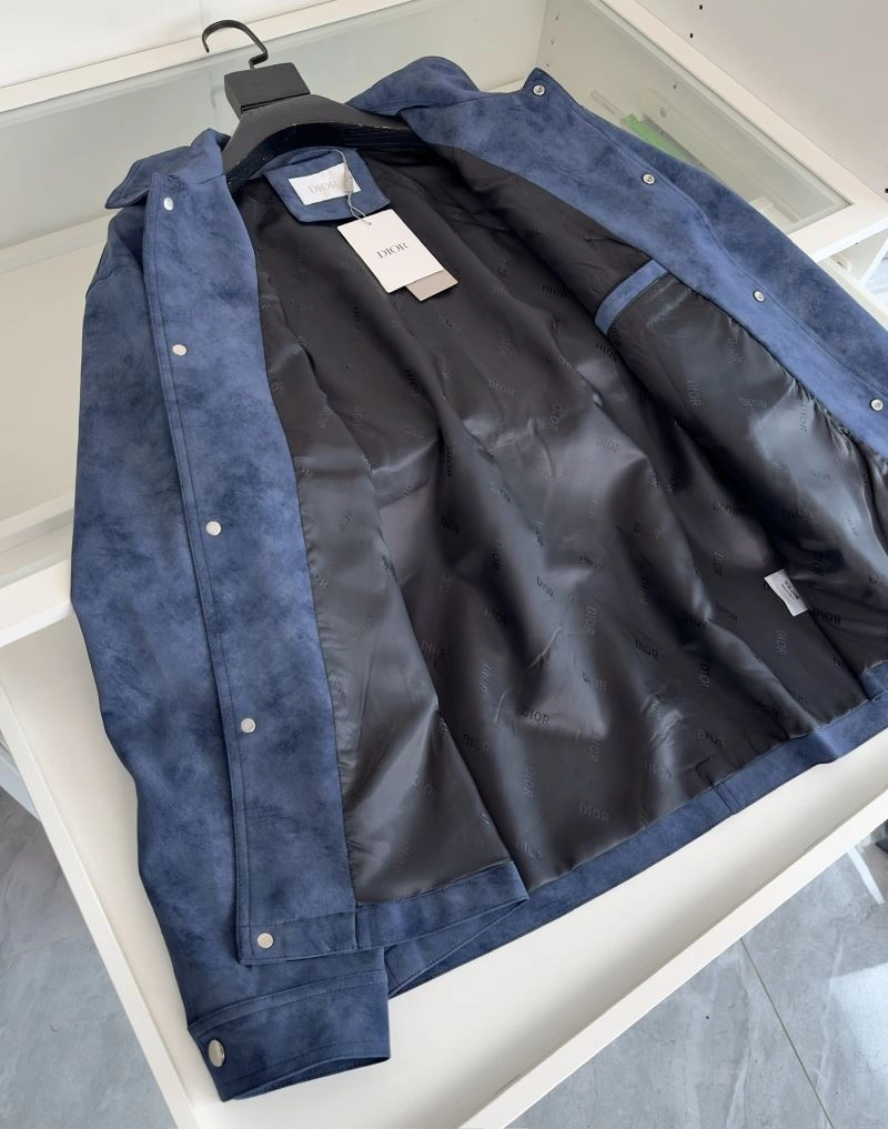 Accurate model Christian Dior Outwear