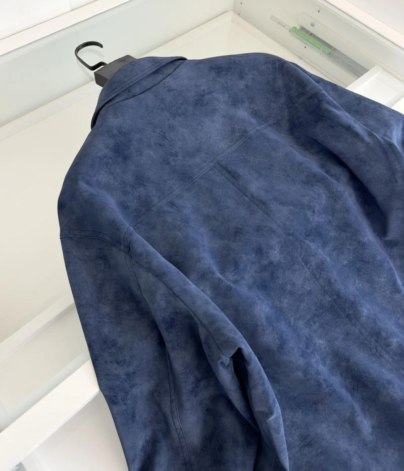 Accurate model Christian Dior Outwear