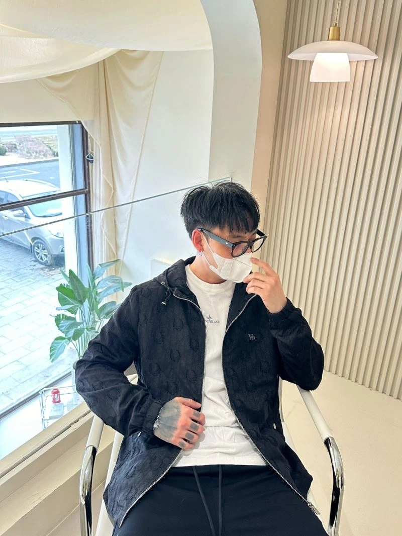 Legit Christian Dior Outwear
