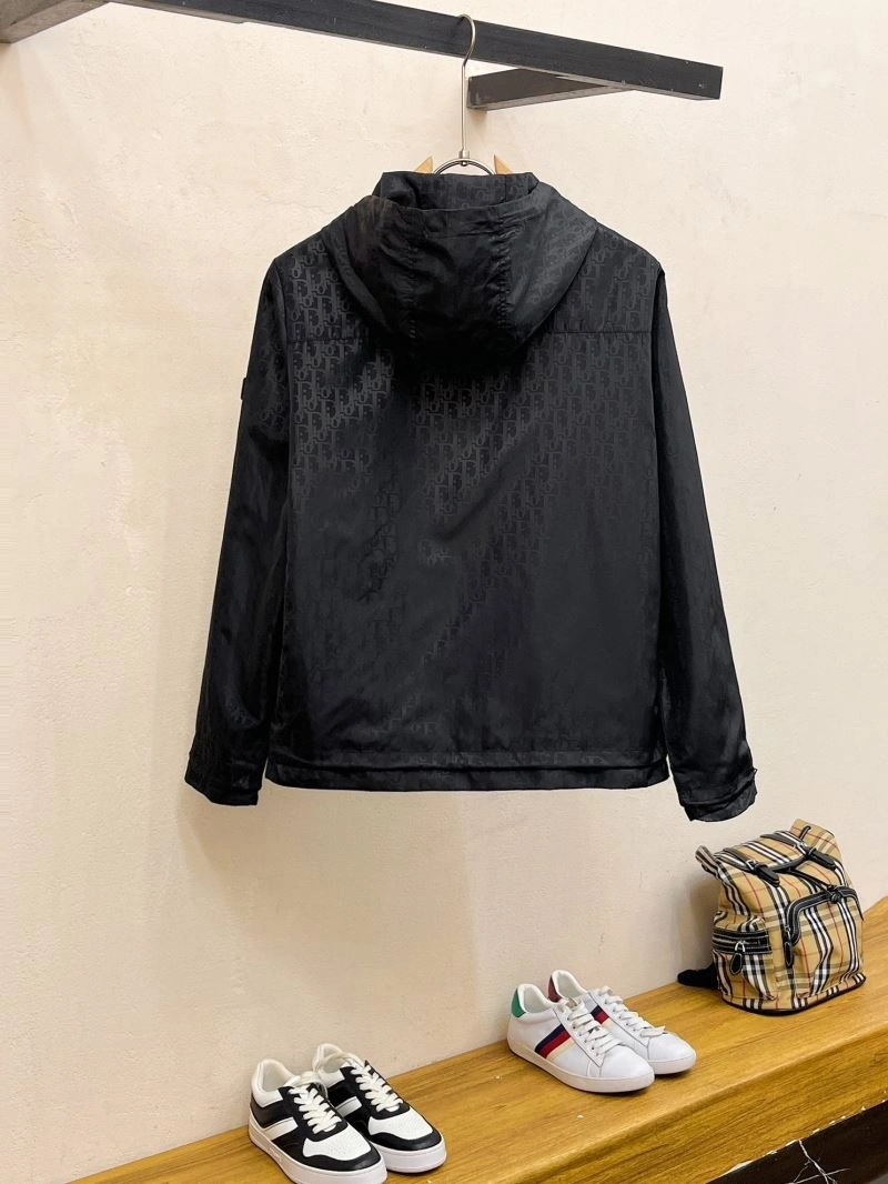 Accurate model Christian Dior Outwear