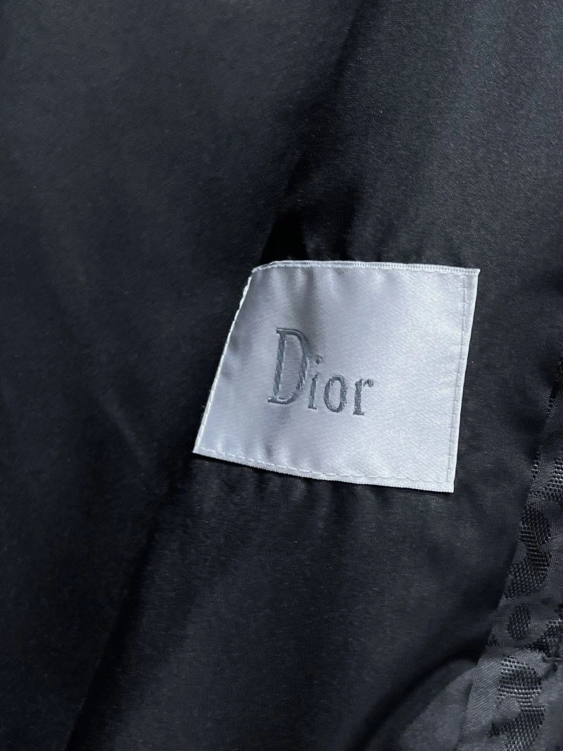 Indistinguishable Christian Dior Outwear