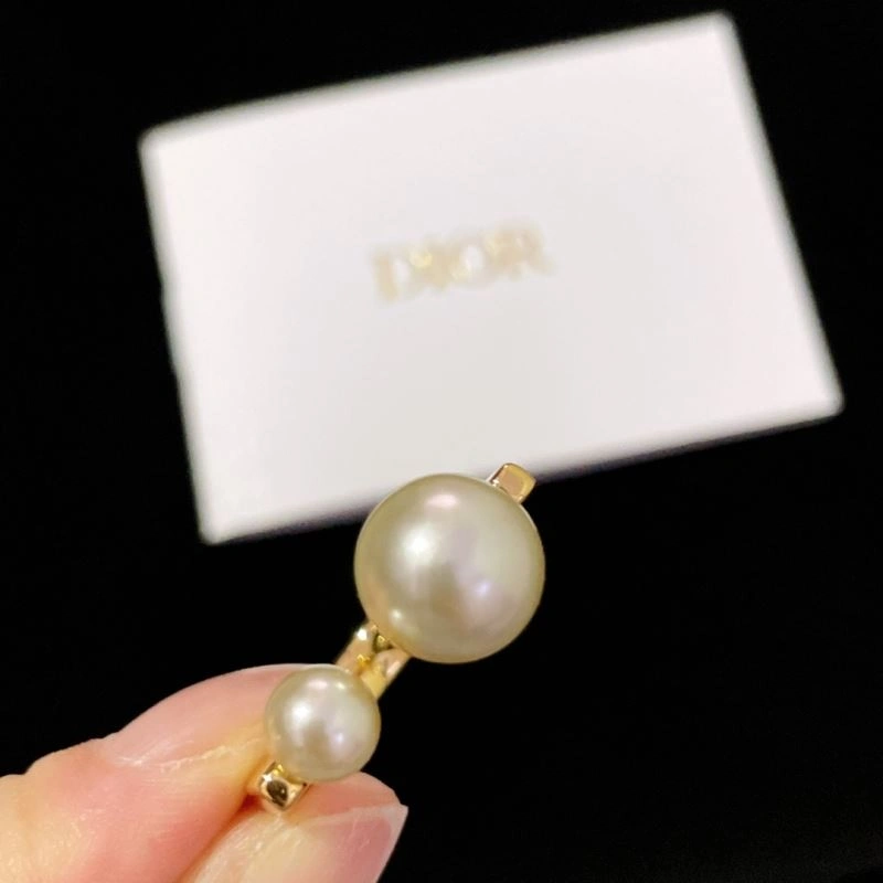Top mirror Christian Dior Rings