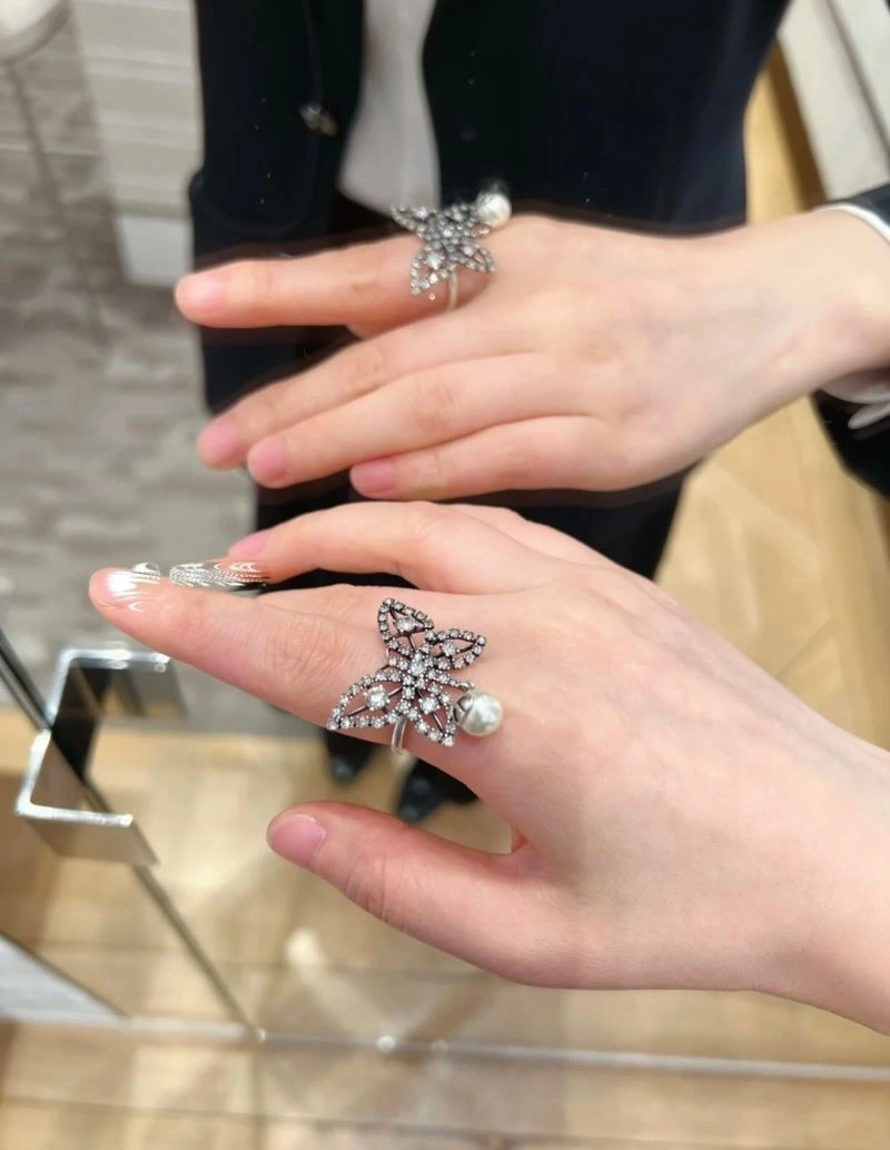Low-cost Christian Dior Rings